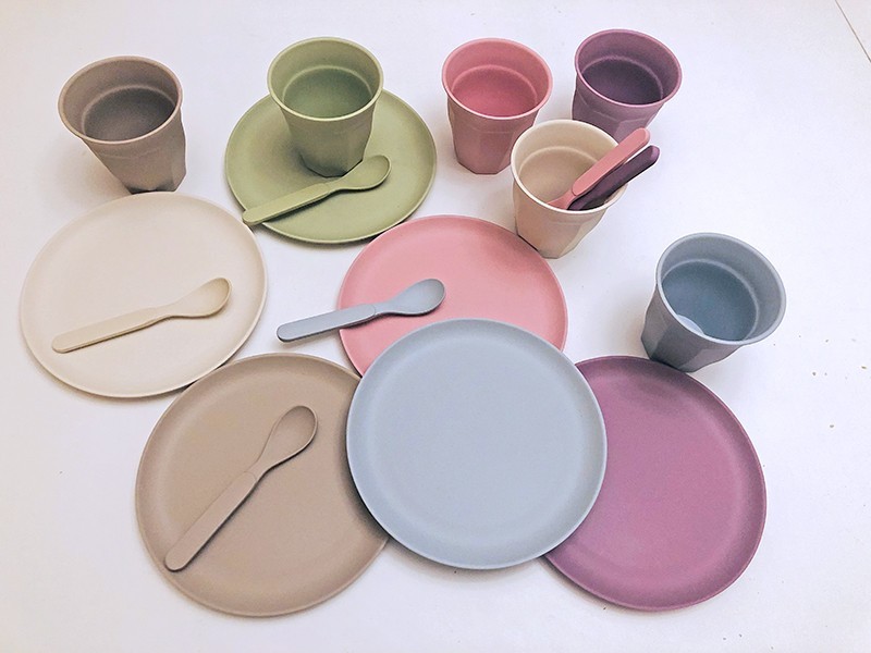 Kit de vaisselle multicolore, collection Dinette | Dinette ZD